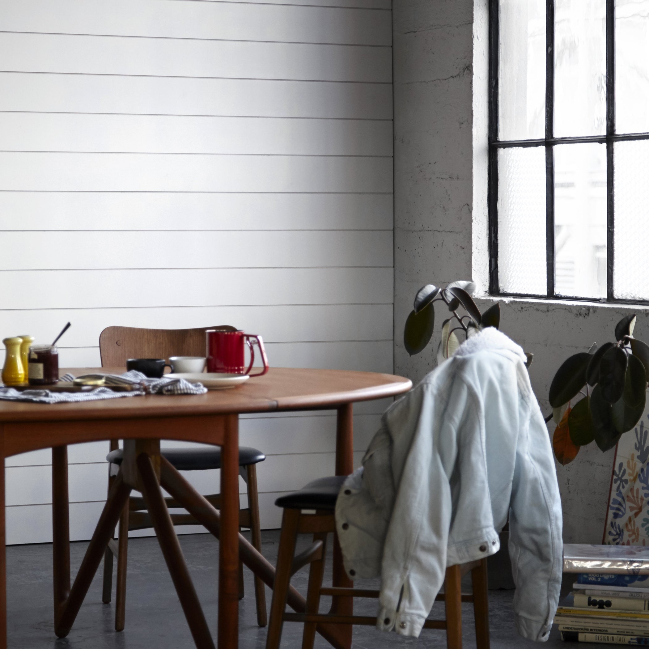 White Classic Shiplap – Timeline Wood